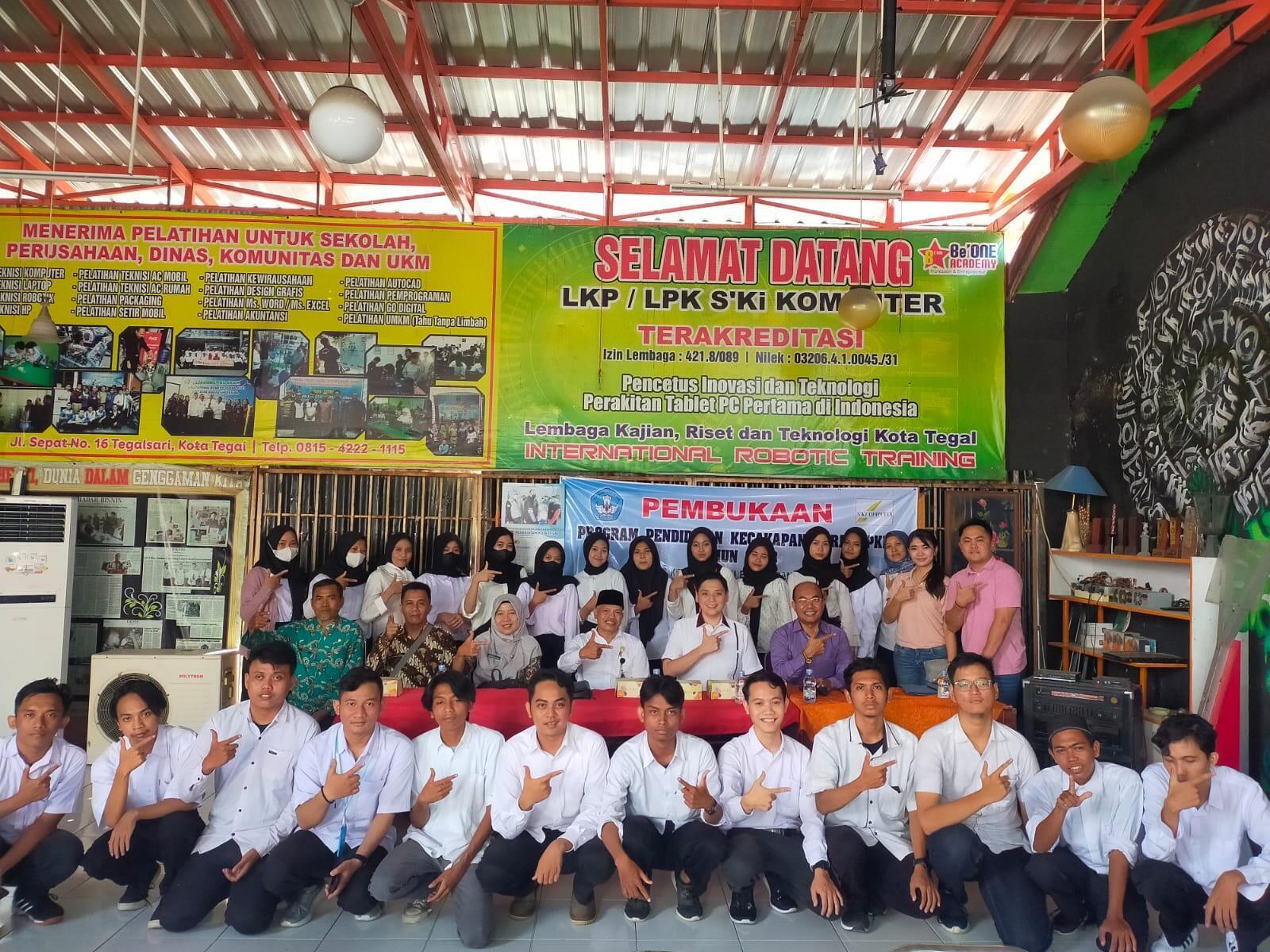 Gali Potensi Ekonomi Kaum Muda, EWF Cirebon Gelar Edukasi Investasi ...