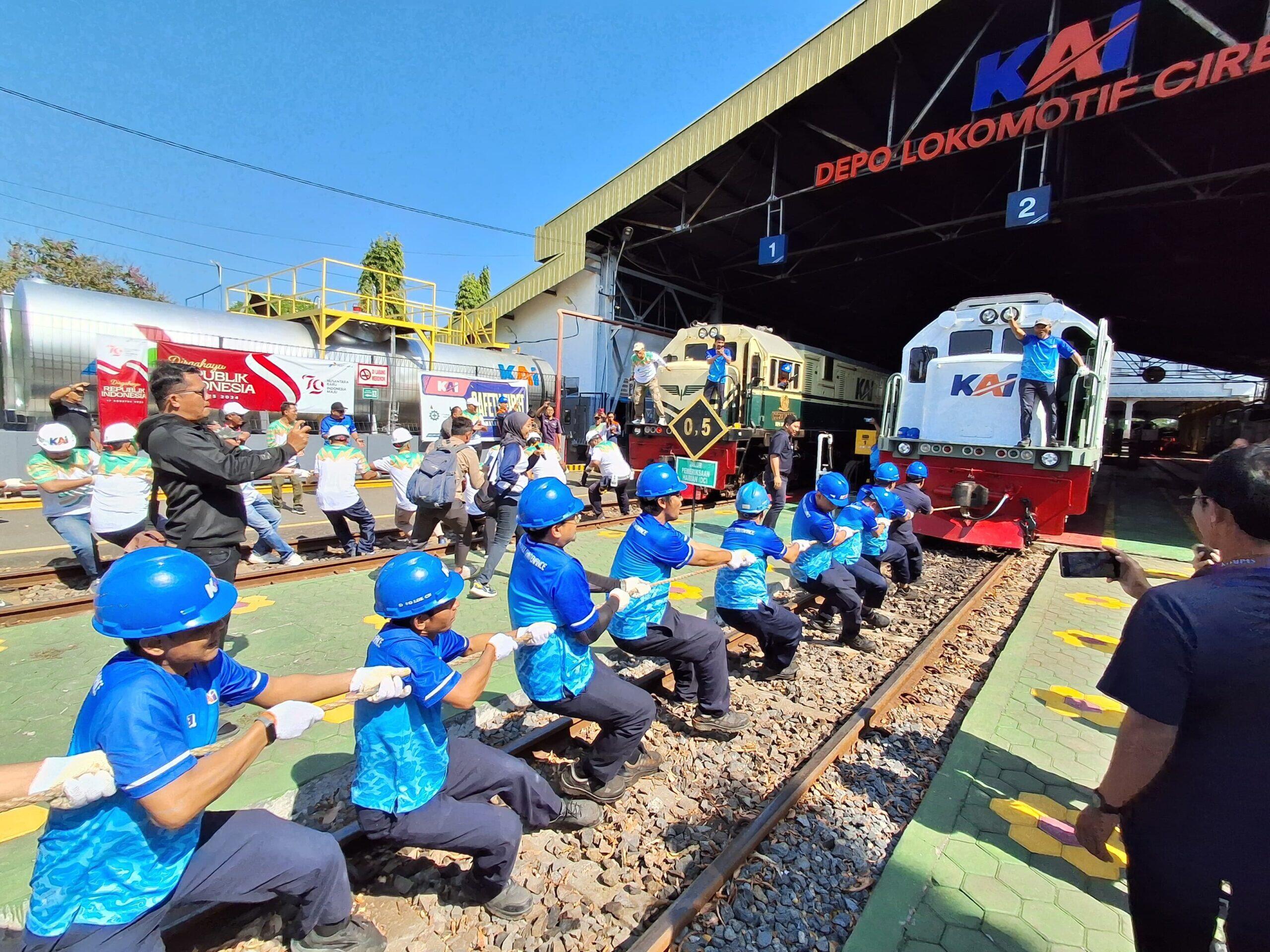 Lomba Tarik Lokomotif HUT KAI ke-79 di Daop 3 Cirebon