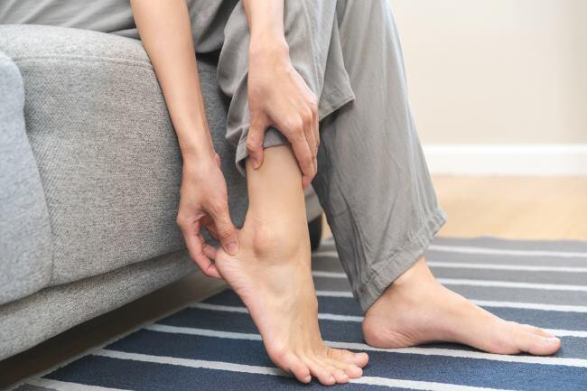 Inilah Penyebab Tumit Kaki Sakit dan Cara Mengatasinya